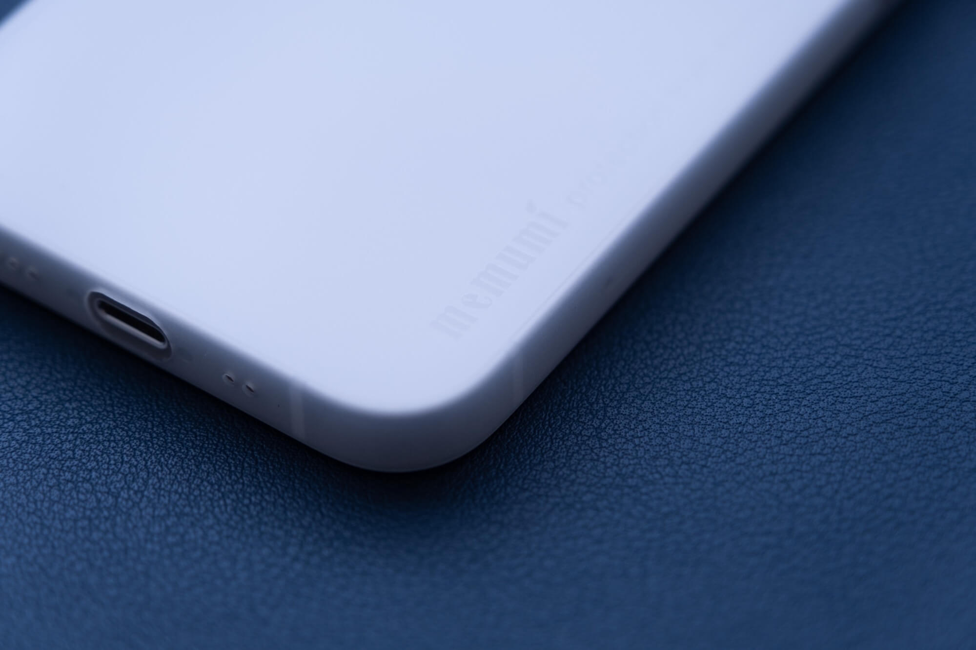 薄さ0.3mm。memumi iPhone 12 mini用ケース レビュー – はんたり